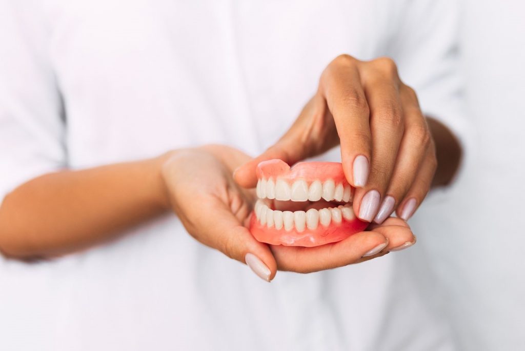 PRÓTESIS DENTAL – Clínica dental San Pedro Nolasco